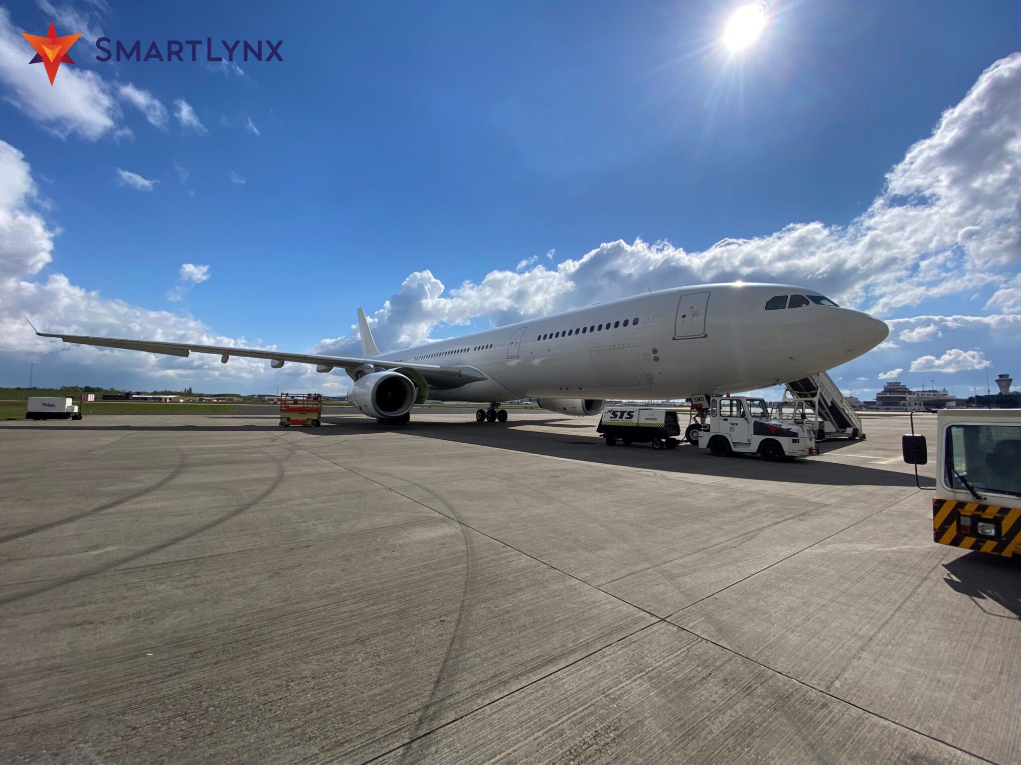 Foto's: SmartLynx breidt uit met kwintet A330s • Piloot & Vliegtuig