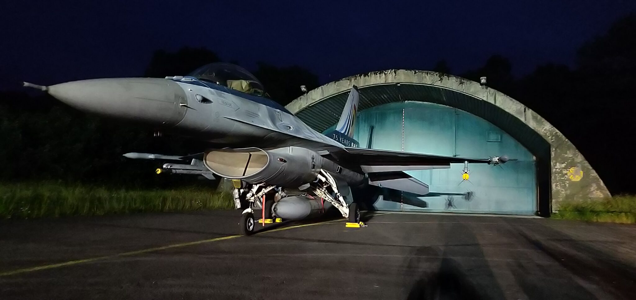 2021-PV09-P27-75 jaar Belgische luchtmacht • Piloot & Vliegtuig