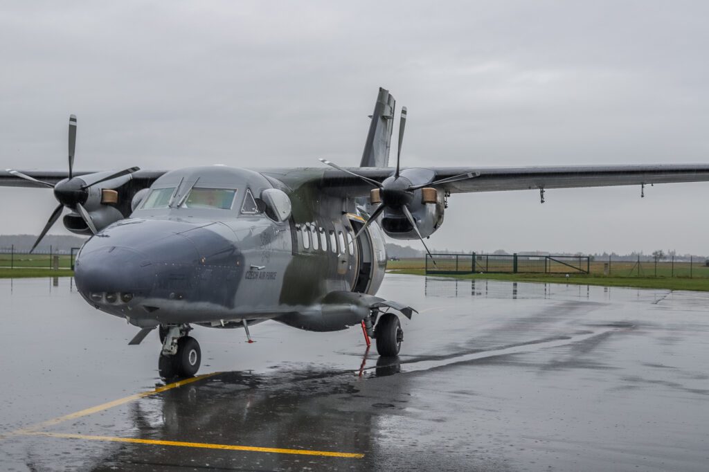 Tsjechië laat duo oudere Let L410's moderniseren • Piloot & Vliegtuig