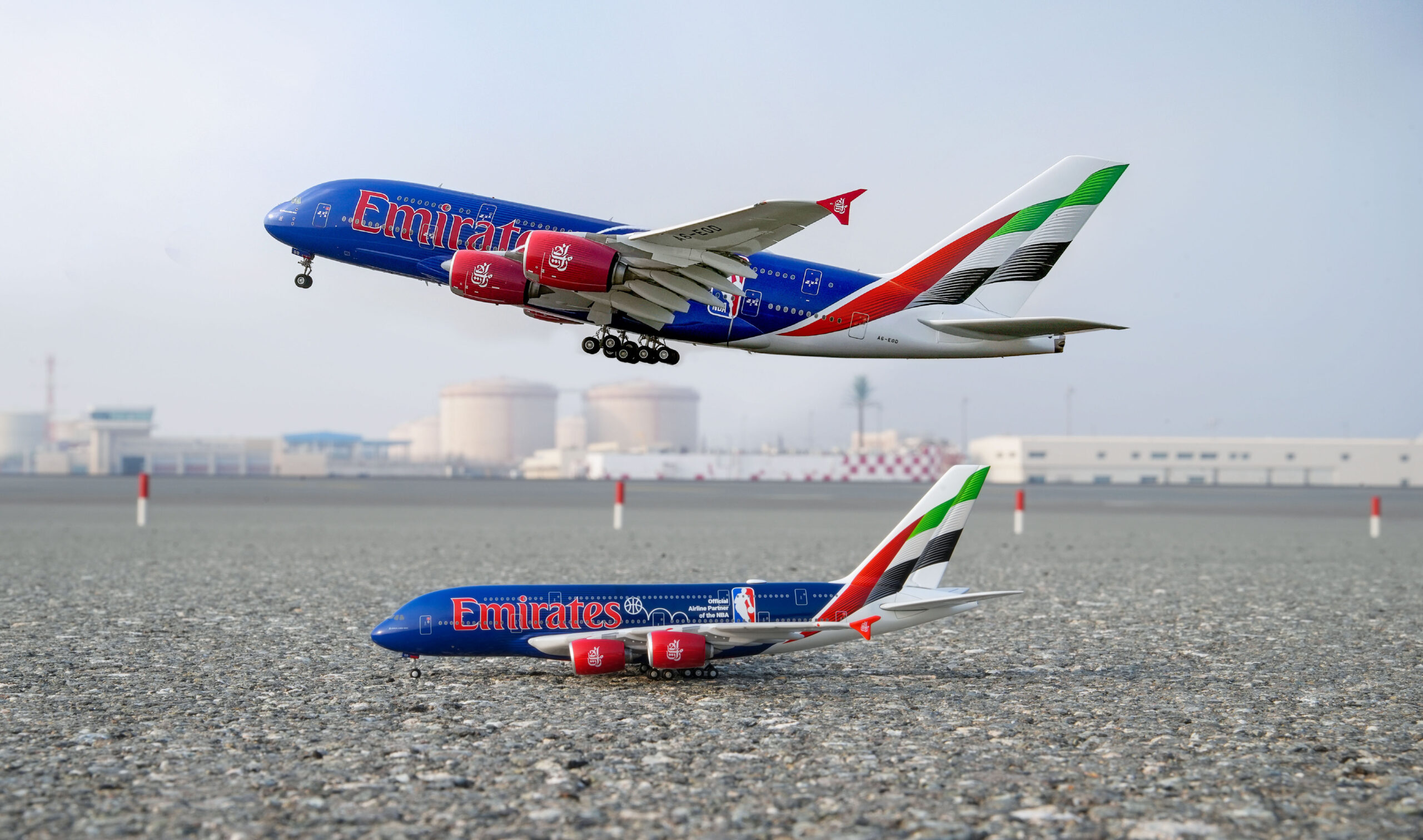Emirates spuit Airbus A380 in NBA-kleuren • Piloot & Vliegtuig